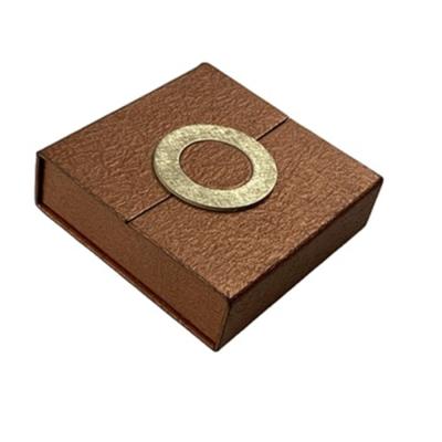 Cina Il contenitore di regalo magnetico del bottone delle porte gemellate struttura la carta con il contenitore di cioccolato del separatore in vendita