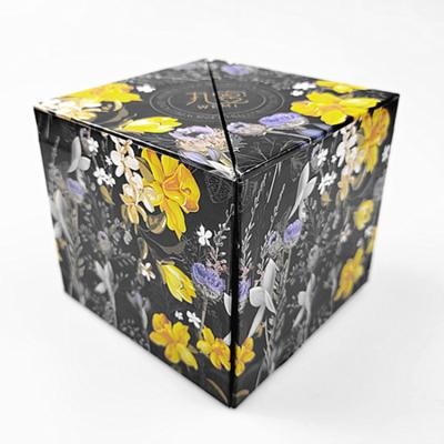 China Caja de regalo cosmética abierta de la puerta doble CMYK que imprime a Debossing Logo Eva Insert en venta