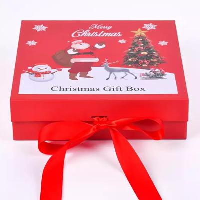 China Caja magnética doblada decorativa del regalo de la Navidad con la cinta el 16*16*5cm en venta