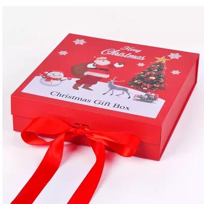 Cina Contenitore magnetico piegato decorativo di regalo di Natale con il nastro 16*16*5cm in vendita