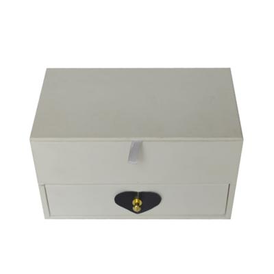 Cina cartone unico su ordinazione della fabbrica con la scatola d'imballaggio del cassetto di Libro Bianco per il regalo dei gioielli in vendita