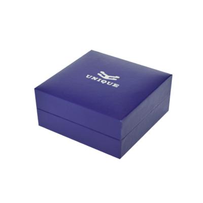 Cina Falda aperta dell'inserzione del velluto del contenitore di gioielli di Ring And Earring Purple Leather in vendita