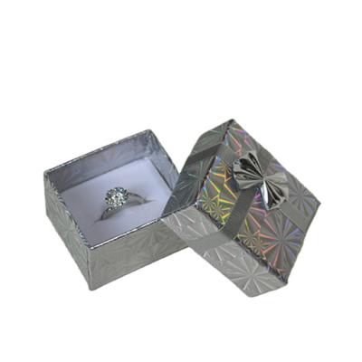 China Inserção de empacotamento Ring Jewelry Box da espuma da caixa do presente de papel da curva da fita à venda