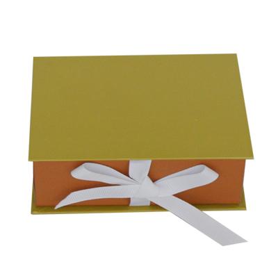 Cina Inserzione aperta d'imballaggio di carta della schiuma della falda del contenitore di regalo di Brown del braccialetto con il nastro in vendita