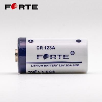 China 1500mA Lithium CR123A 3 Volt-Batterie 17*33.5mm CR 1400mAh Reihen-Batterien zu verkaufen