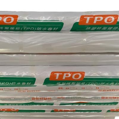 China Strong Adhesion TPO Waterproofing Membrane Fleece Backing For Concrete Roof Renovation for sale