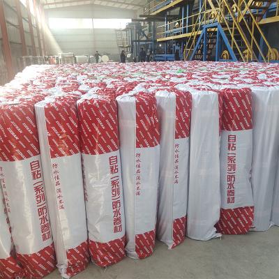 China 10 m lengte zelfklevend waterdicht membraan / 1,5 mm zelfklevend bitumenplaat Te koop