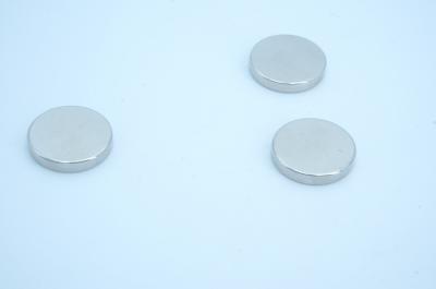 중국 커스텀 NiCuNi Sn 코팅 슈퍼 강성 자석 중용 애플리케이션 판매용