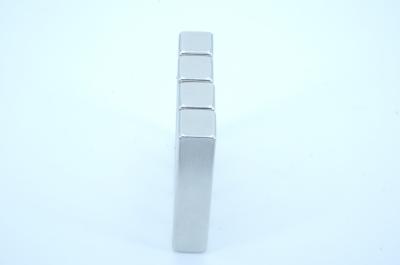 China Custom NdFeB Magnet for wind turbine wheel-motor-magnet and lifting magnet strong magnet N52 for sale