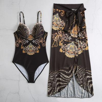 Cina lady's two-piece swimwear Halter Bikini with Flirty Ruffles for Summer Adventures in vendita