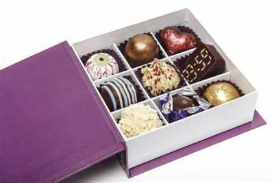 China Custom 9pcs book shape chocolate box  hinged chocolate pack box for sale