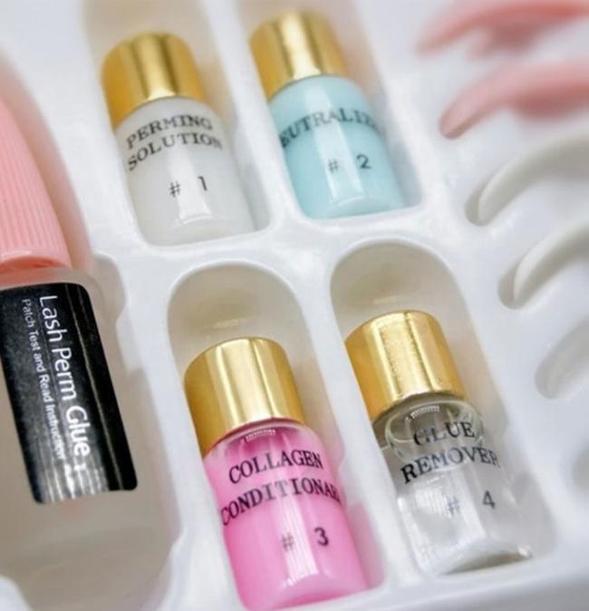 L'occhio di prezzo franco fabbrica frusta i corredi che di sollevamento di Perming Lash Lift Curling Eyelash Perm dei riccioli il professionista accetta l'etichetta privata