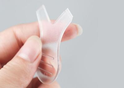 Cina Il ciglio eliminabile di plastica Lash Lashes Lifting Perm Y di prezzo franco fabbrica pettina la separazione degli strumenti spazzola con servizio dell'OEM in vendita