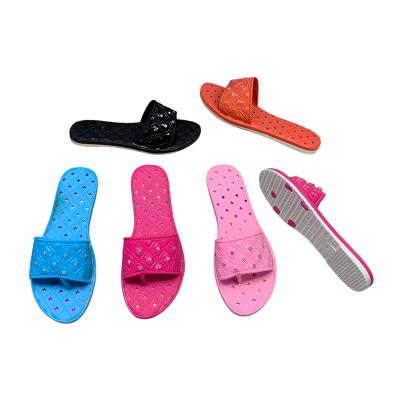 China Vibrant Rhinestone Decor Women's Slides Multi-Color Anti-Slippery & Breathable Sole for Slippers for Daily & Beach Use for sale