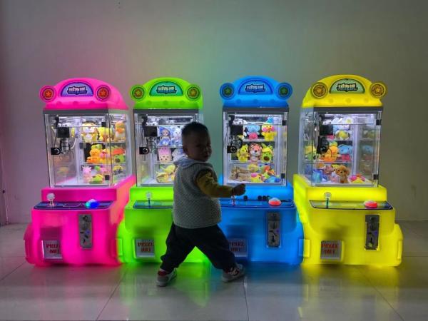 Quality Small Dolls Vending Mini Toy Claw Machine 30KG Metal Acrylic Coin Operated for sale