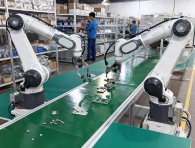 Chine Chaîne de production automatisée de taille de ligne personnalisée avec matériau de courroie ESD et capacité de chargement de 100-120 kg à vendre