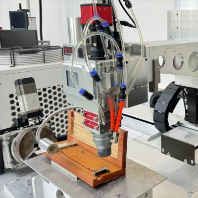 China QCW Three Axis Fiber Laser Welding Machine For Metal Galvanized Sheet And Aluminum Welding for sale