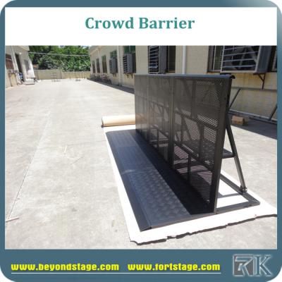China wholesale black crowd barrier with good price and high quality for sale