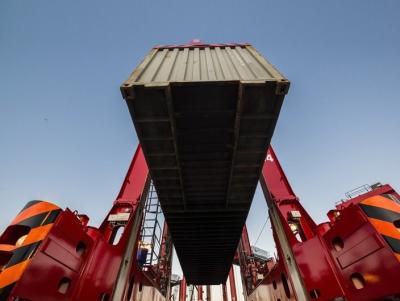 China Straddle Carrier for sale