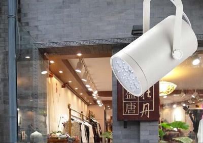 China 30w COB LED Track Light 220V 2 Years Warranty Dimmable Decoration LED Track Light for sale
