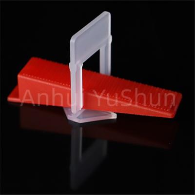 Cina Clips e cune di livellamento di piastrelle in plastica da 1,5 mm multicolore utilizzati per pavimenti e pareti in vendita