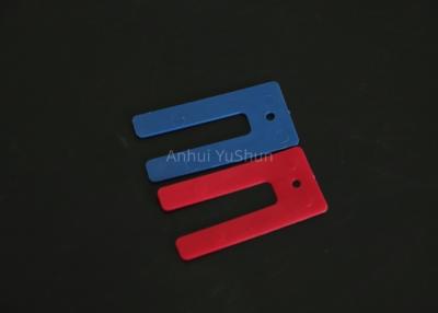 Cina Distanziatori di verniciatura degli imballatori della finestra di plastica dei distanziatori del ferro di cavallo delle mattonelle dell'OEM per la costruzione di edifici in vendita