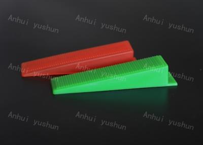 Cina White Tile Leveling Clips And Wedges 0.03kg/bag For SGS Certificate Within Range in vendita