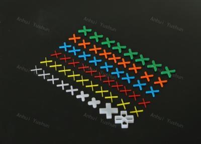 Cina Spazzatore di piastrelle in plastica larghezza 3 mm Lunghezza 27 mm Spessore 3 mm per le installazioni di piastrelle in vendita