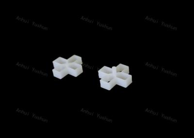 Cina Spazzatore di piastrelle in plastica larghezza 3 mm Lunghezza 27 mm Spessore 3 mm per le installazioni di piastrelle in vendita