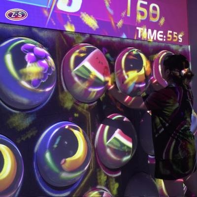 China Touch Scoring Wall Interactive Games 3800LM Fun Interactive Floor Games for sale