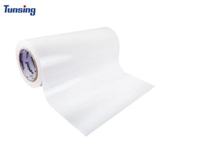 China PVC bindend polyester warm smelten kleeffilm met 0,05 mm en 0,08 mm dikte Te koop