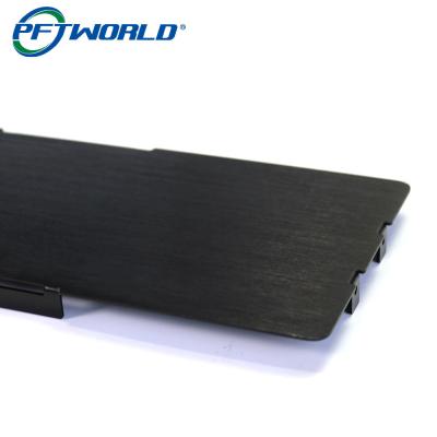 Cina Lamiera sottile di piegamento di alluminio lavorante su ordinazione di CNC che imbussola Silkscreen d'anodizzazione in vendita