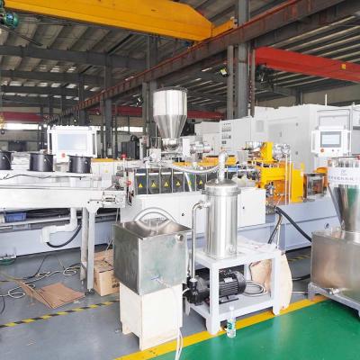 China 500kg/H PE PP Filler MasterBatch Machine Twin Screw Pellet Extruder Machine for sale
