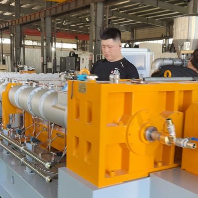 China Equipo de pelletización de plástico de reciclaje de PP automático Nueva línea de producción de granulación de materiales duros en venta