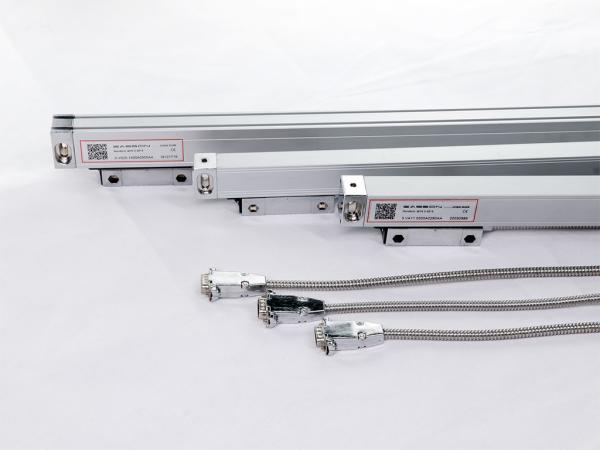 Compact and Durable Incremental Optical Linear Encoder for Mill Lathe
