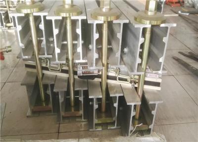 China Vulcanizador de la banda transportadora de 1800 milímetros con estructura del sistema de enfriamiento en cristales de exposición en venta