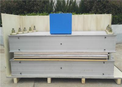 中国 5組のとの1600mmは十字ビーム棒場所で動作する自動制御箱が付いているコンベヤー ベルトの接合箇所機械を使用しました 販売のため