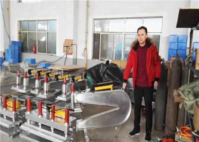 Cina stampa di vulcanizzazione del nastro trasportatore di legno di 1600mm con il gruppo di regolazione automatico in vendita