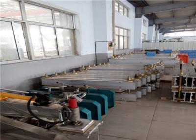 China Hydraulisch PersTransportband het Vulcaniseren Materiaal met Elektronische Pomp Te koop