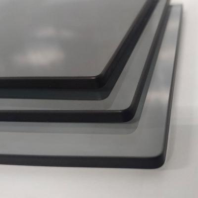China Concurrerende Prijs onbreekbare op maat gemaakte, getinte zwarte grijze ruwe, ruwe 4ft x 8ft glazen platen voor autodak Te koop