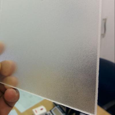 China 3.2mm 2mm Float Glass Low Iron Ultra Clear Tempered Pattern For Solar Panel for sale