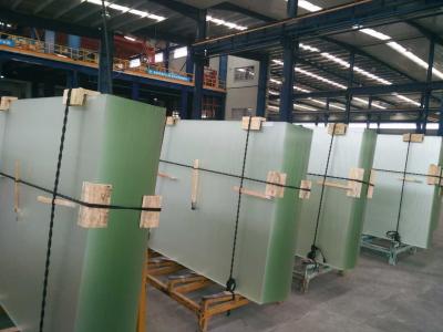 Cina 3.2mm 2mm Float Glass Low Iron Ultra Clear Tempered Pattern For Solar Panel in vendita