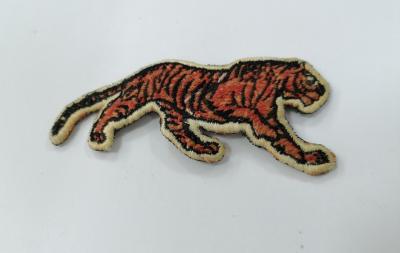 China Washable Customized Embroidered Cloth Patches Heat Transfer Labels For Clothes for sale