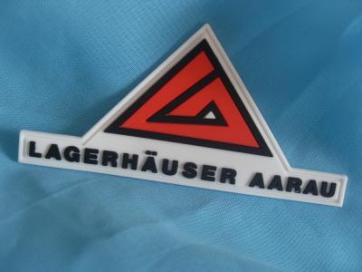China Fashion Designs Rubber Logo Patches Pvc Clothing Labels 100% Silicone With Shinny Effect for sale