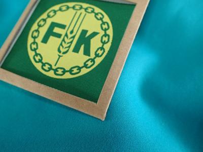 Chine label tissé par corrections faites sur commande d'habillement de 300 x de 300mm avec la boucle de cintre pour le vêtement extérieur à vendre