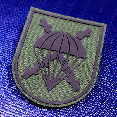 China Garment Patches Screen Printing Labels Velcro Tape Silicone On Patches For Jackets HOOk&LOOP for sale