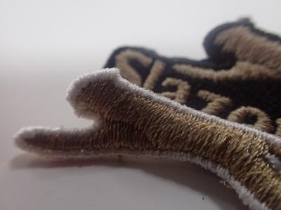 Chine Corrections de sport brodées par coutume renversante de Brown pour la décoration de vêtements à vendre