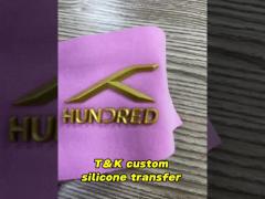 T-shirt personalizado Etiqueta de silicone lavável 3D Logotipo de silicone macio Transferência de calor Emblema de silicone