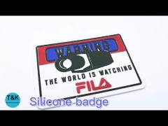 두 배 색깔 3D를 가진 원형 실리콘 헝겊 조각은 유명 상표 로고를 돋을새김했습니다