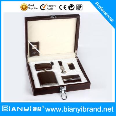 China Factory Made Cheap Professionl Super key chain and wallet  Gift Set for sale
